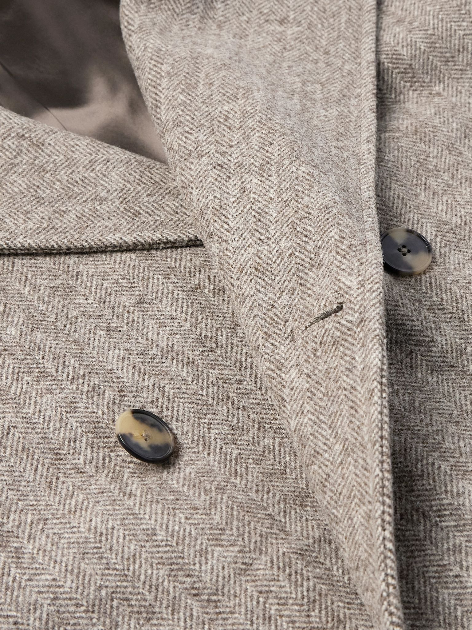 DE BONNE FACTURE Grandad Double-Breasted Herringbone Wool Coat Beige ...