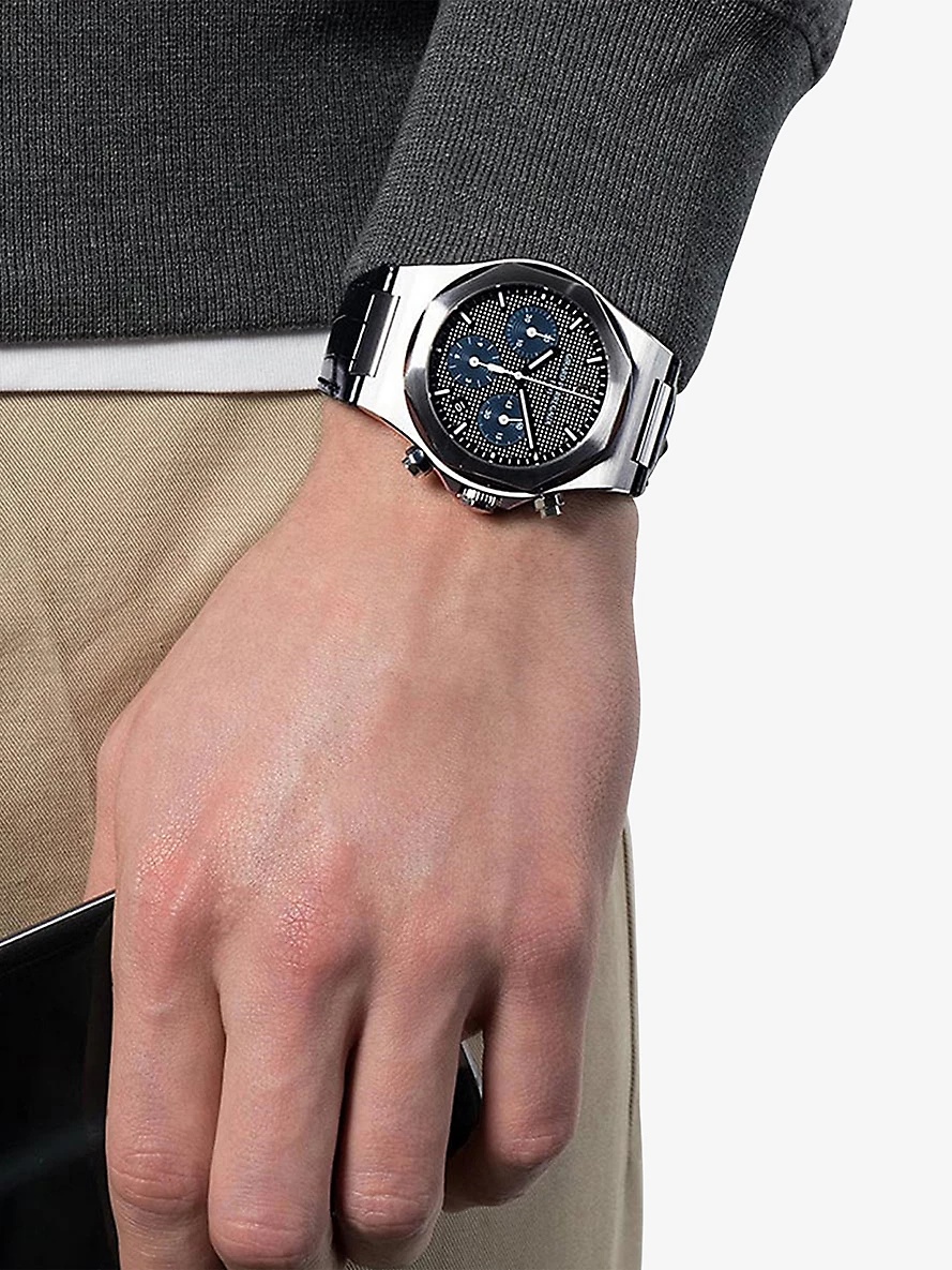 Girard-Perregaux 81020-11-631-11A Laureato Chronograph stainless-steel ...