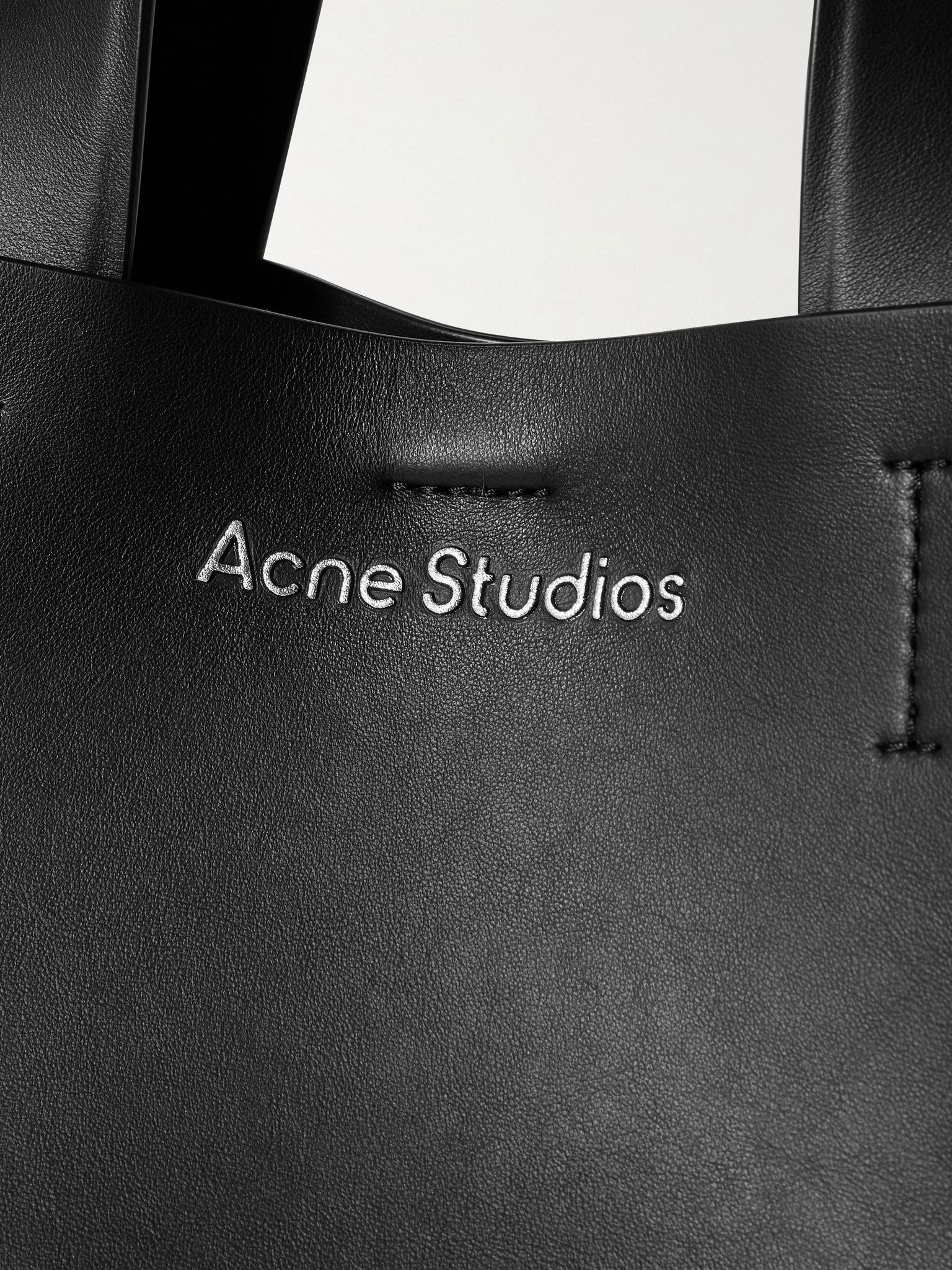 Acne Studios Musubi knotted leather tote Black | REVERSIBLE