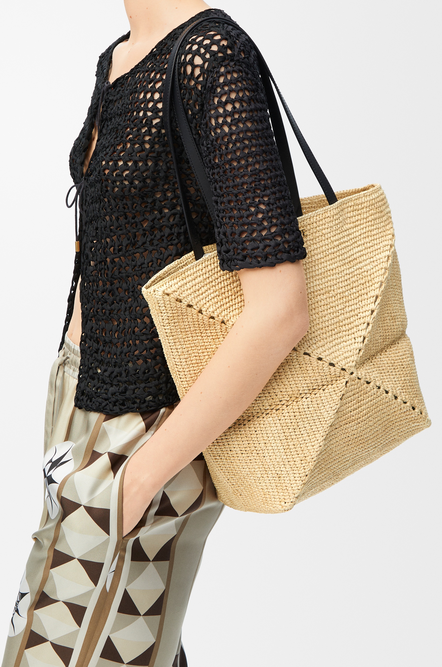 Loewe Medium Puzzle Fold tote in raffia | REVERSIBLE