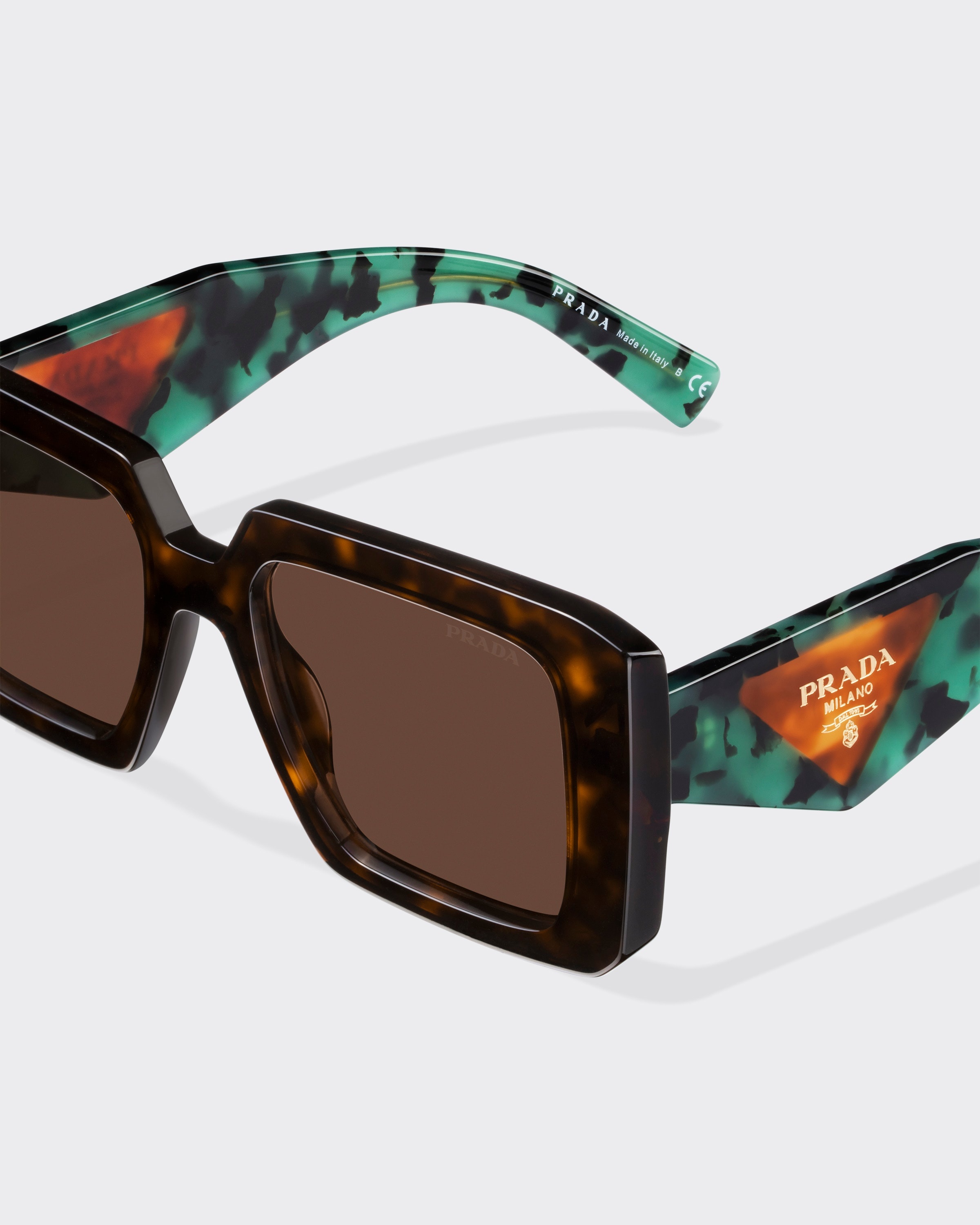 Prada Sunglasses with Prada logo | REVERSIBLE Prada Sunglasses with Prada logo | REVERSIBLE