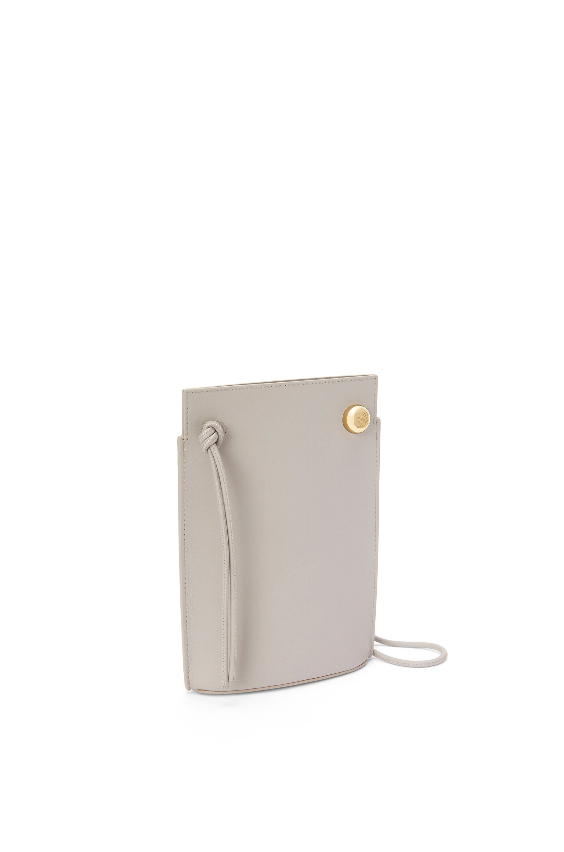 Loewe Pebble Dice pocket in classic calfskin | REVERSIBLE