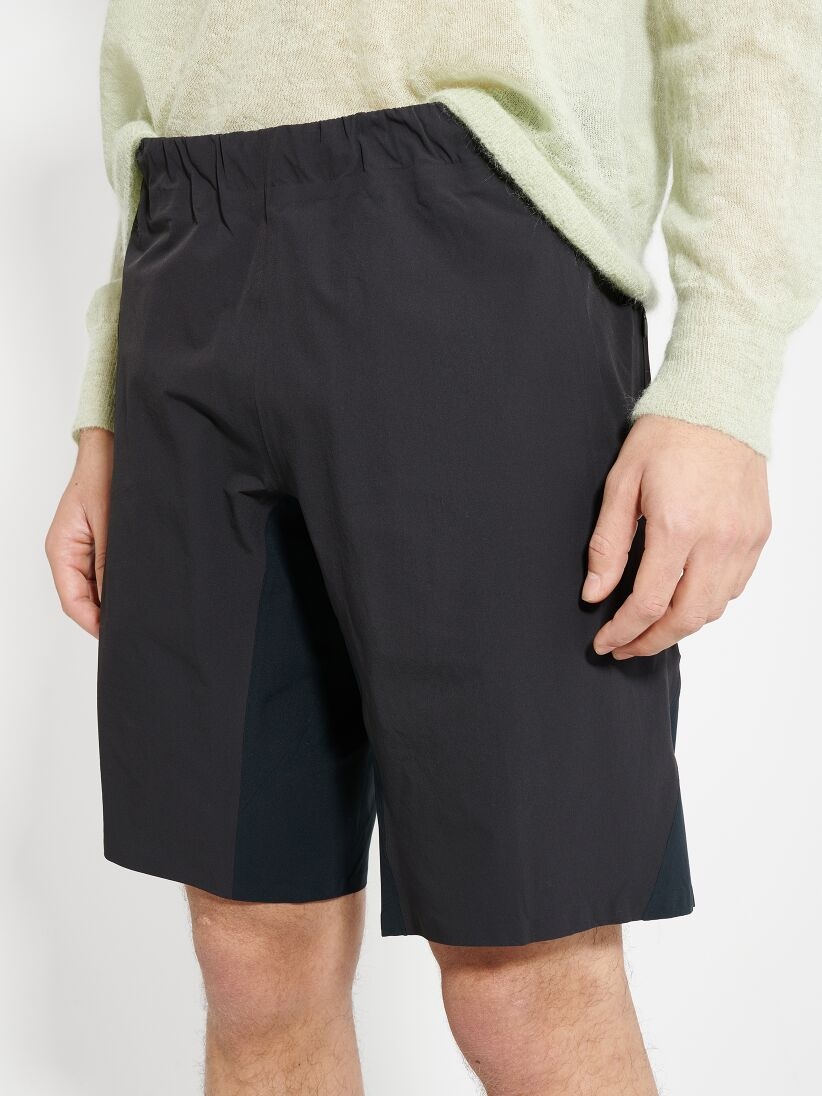 Veilance ARC’TERYX VEILANCE SECANT COMP SHORT M BLACK | tresbien ...