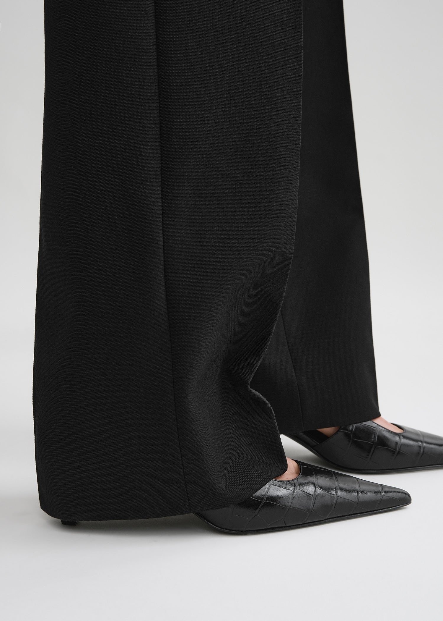 Totême The Sharp Slingback black croco | REVERSIBLE