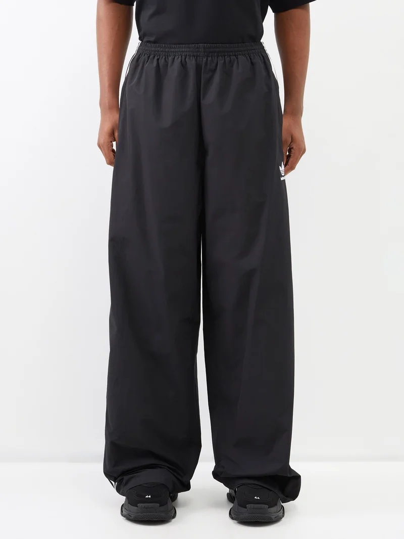BALENCIAGA x adidas oversized track pants | matchesfashion BALENCIAGA x adidas oversized track pants | matchesfashion