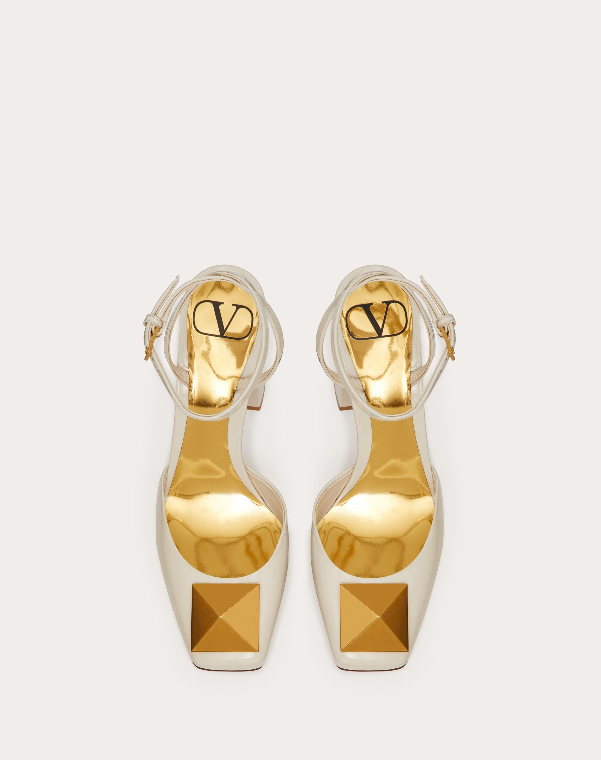 Valentino ONE STUD PUMP IN PATENT LEATHER 90MM | REVERSIBLE Valentino ONE STUD PUMP IN PATENT LEATHER 90MM | REVERSIBLE