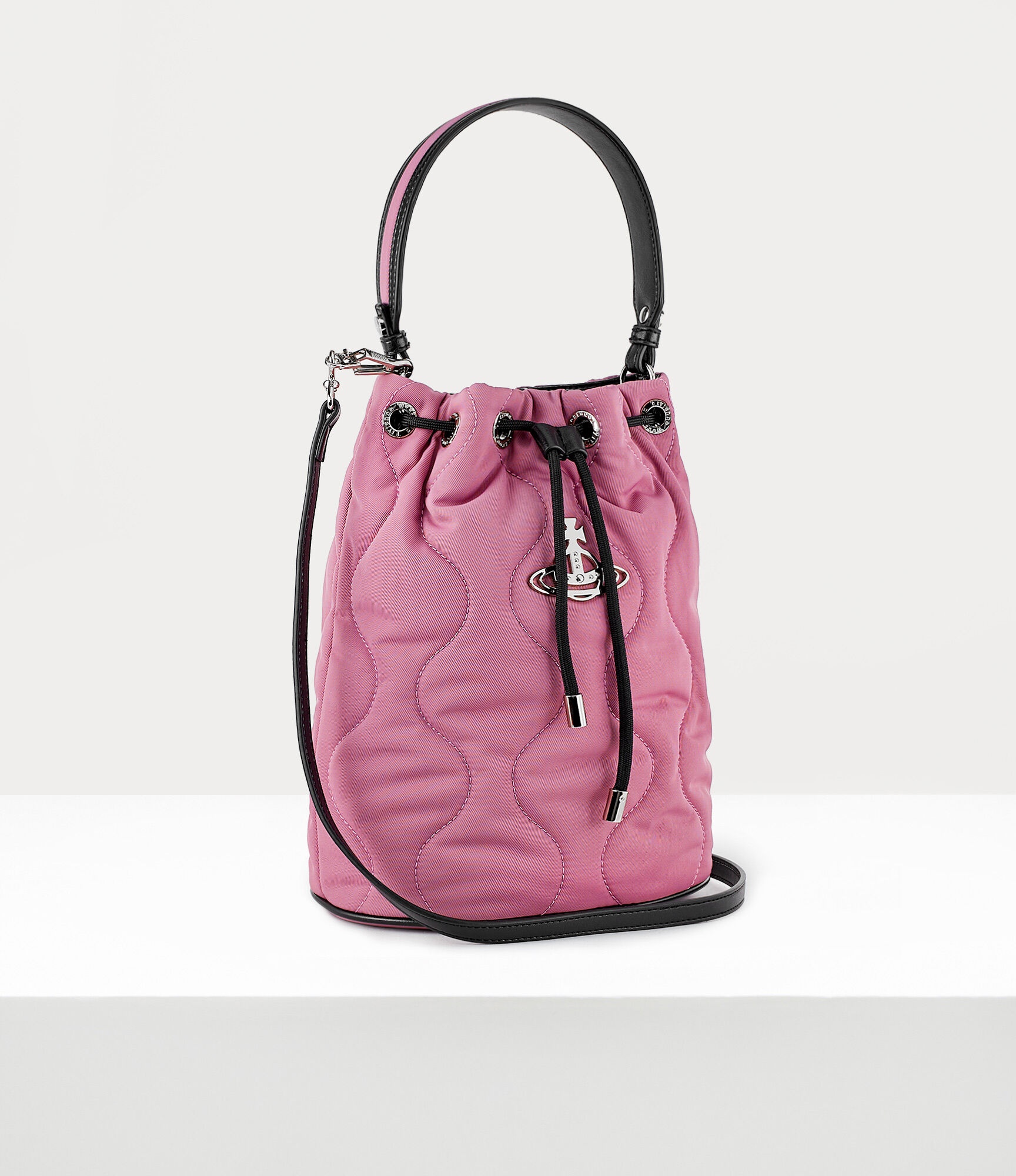 Vivienne Westwood CARRIE BUCKET BAG | REVERSIBLE