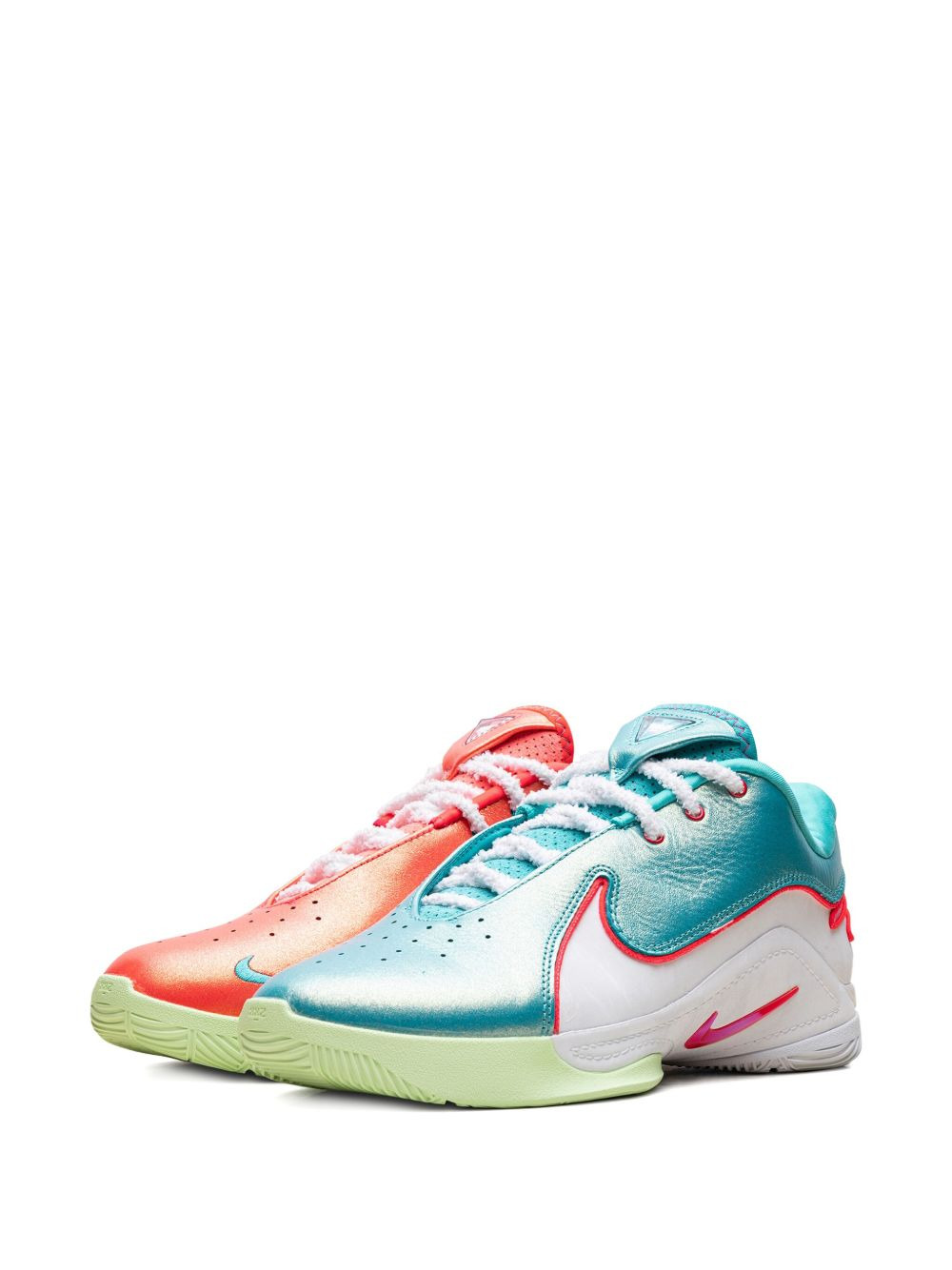 Nike LeBron 22 "Christmas" sneakers | REVERSIBLE