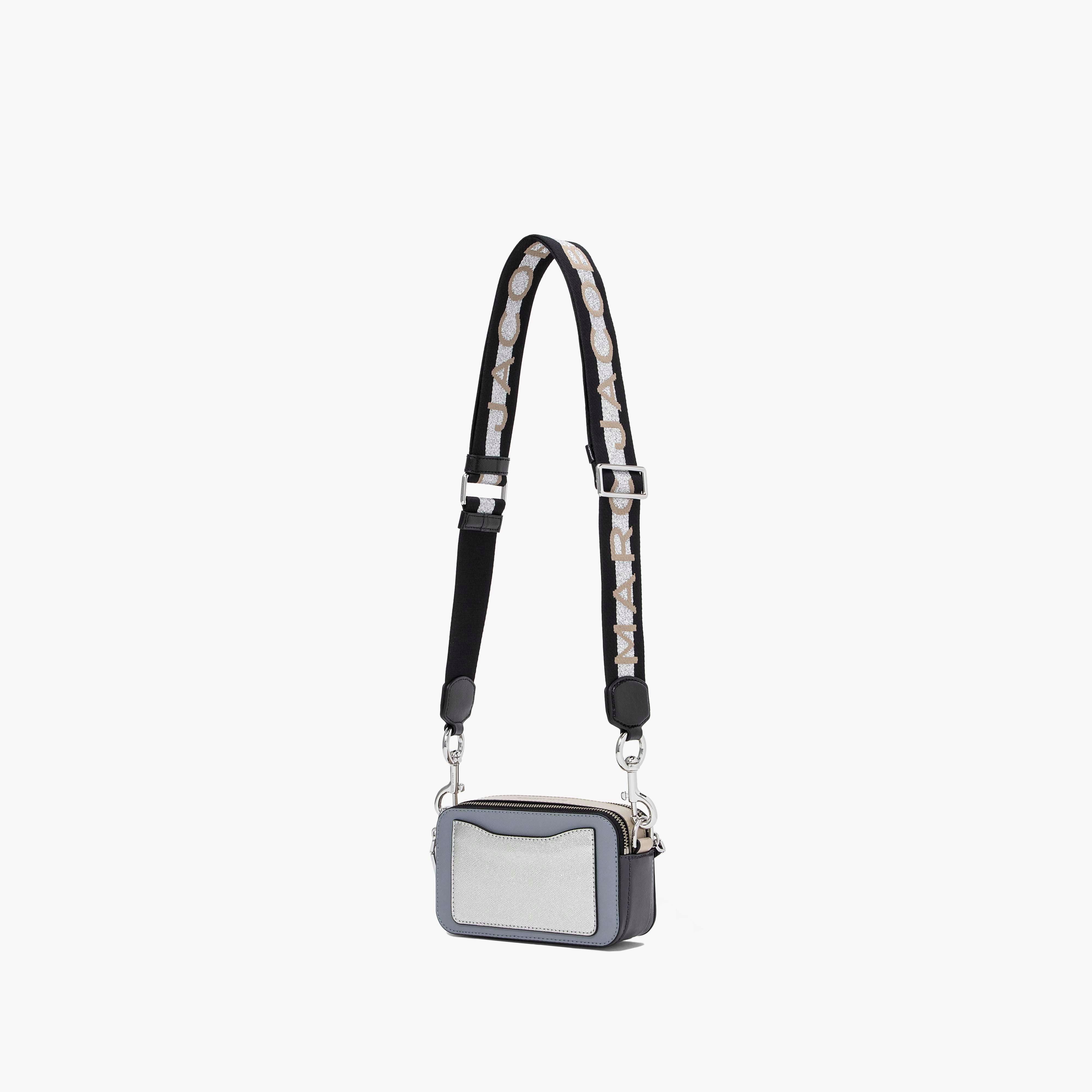 Marc Jacobs THE LOGO STRAP SNAPSHOT | REVERSIBLE